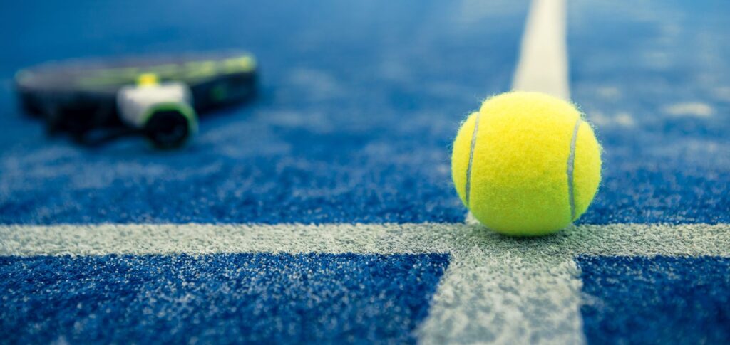 El Origen del Pádel: Un Deporte con Historia - Padel Co